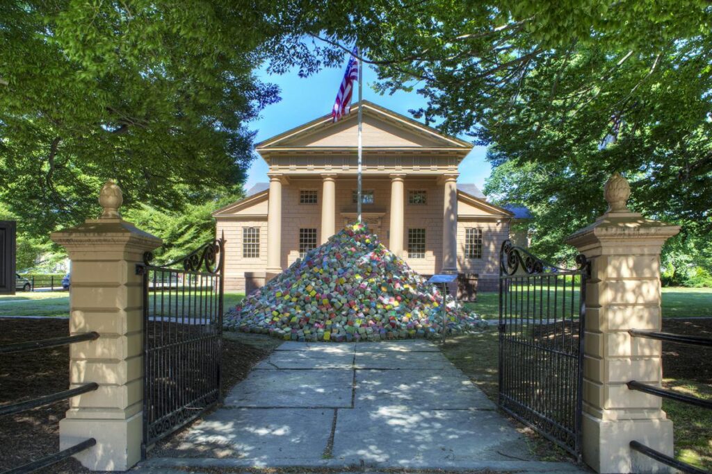 Exhibitions – Redwood Library